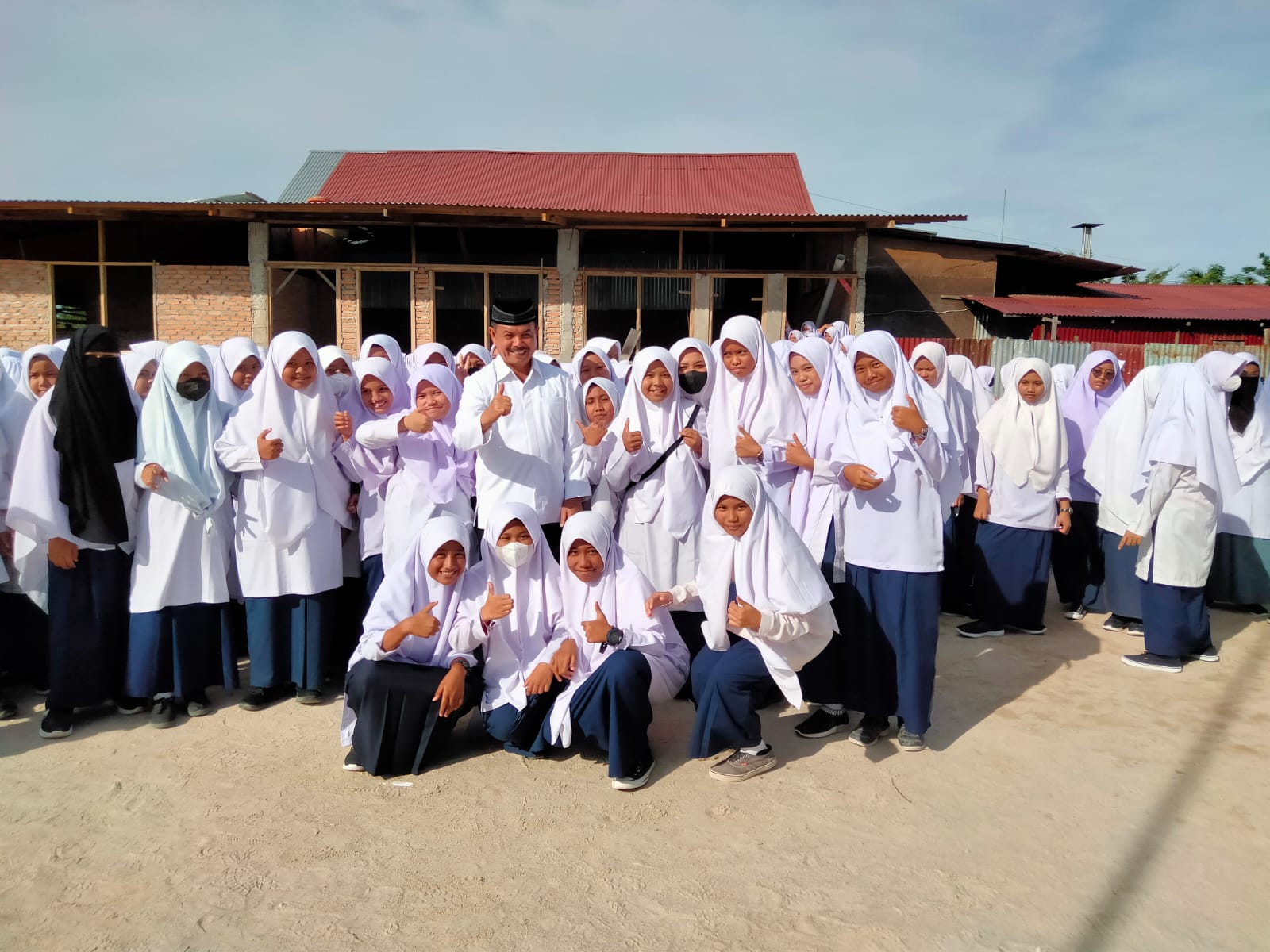Fauzi Bahar : Agama dan Adat Adalah Benteng Kehidupan Generasi Muda ...