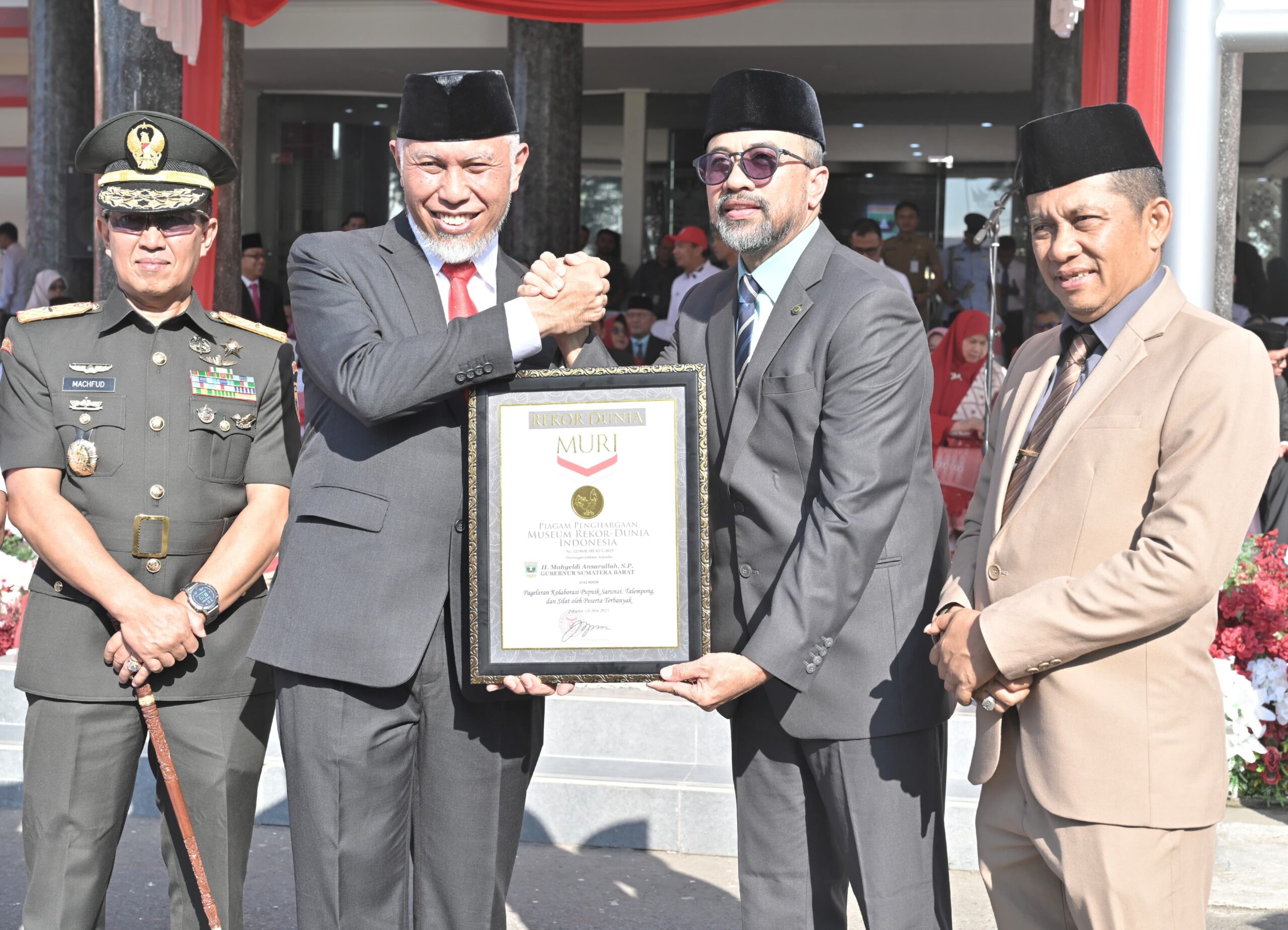 Gubernur Mahyeldi Ansharullah Pimpin Upacara Harkitnas Ke-117 Tahun 2025 Tingkat Provinsi Sumbar ...